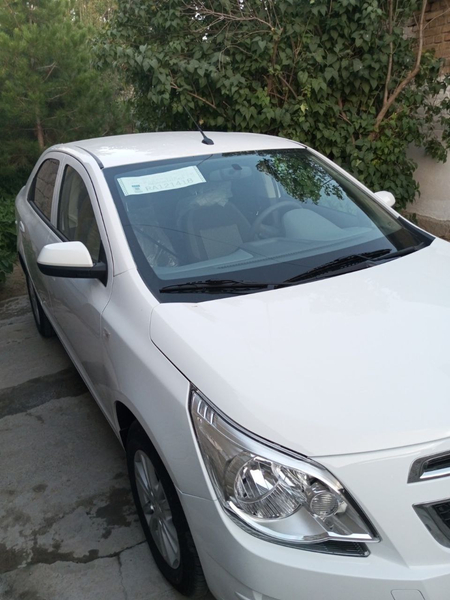 Chevrolet cobalt sotiladi