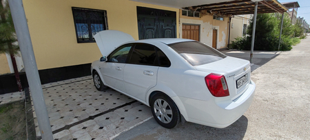 Lacetti 1.8 tezda pul zarurligi uchun sotilyapti