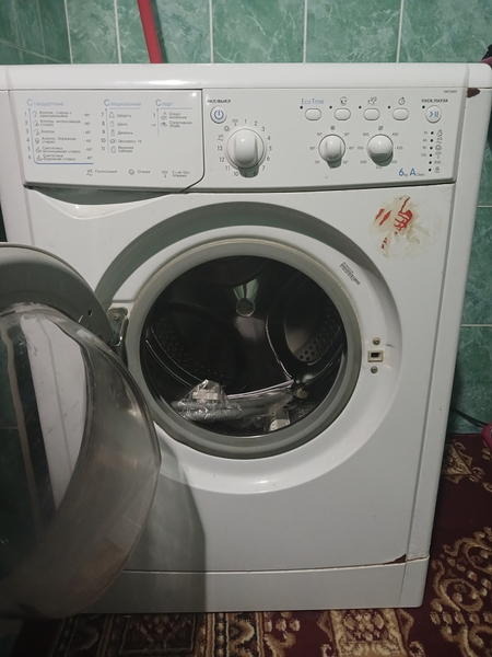 Стиральная машина Indesit IWC6085