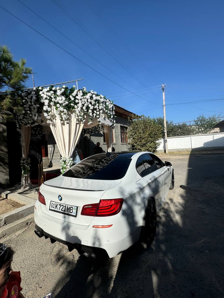 Srochno Bmw M5 F10 M paket sotiladi