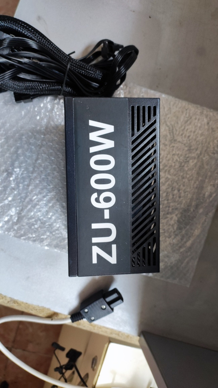 Блок питания Zumax original.600w абсолютно новый есть гарантия !!!