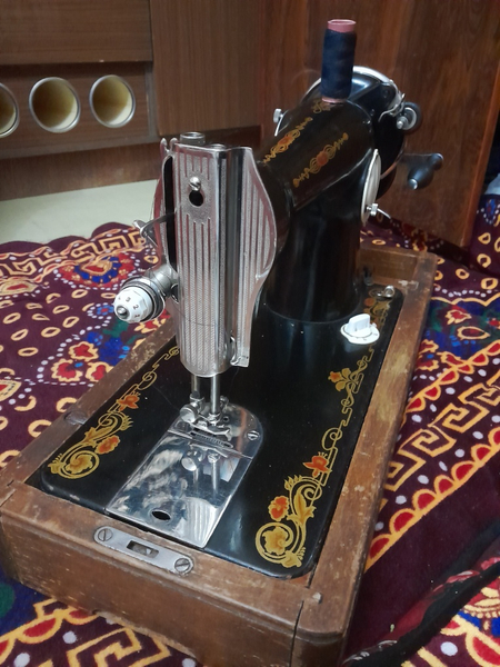 Tikish mashinasi sotiladi.