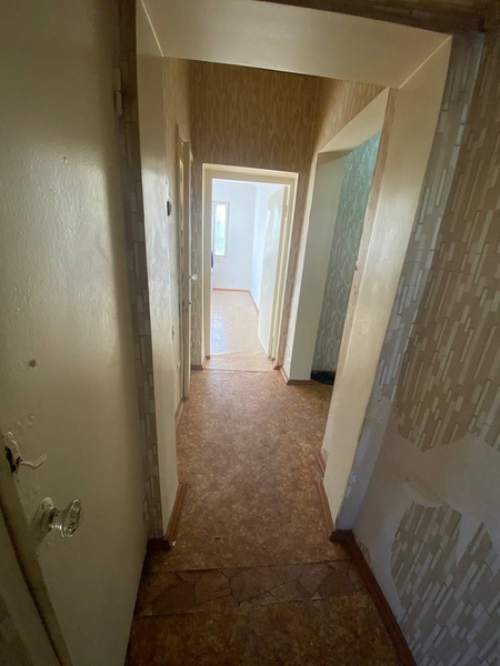 Ю 14. 2 этаж. 2х ком. 65м2  вдоль метро
