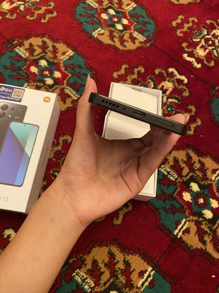 Срочно продаётся Redmi note 13 Новый телефон