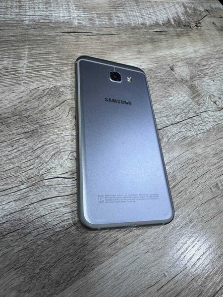 Samsung telefonlar sotiladi