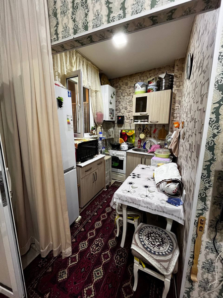 Продаётся  1 комнатная квартира  1 этаж
