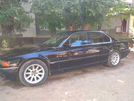 BMW E38 730 V8 M60B30 1995 года коробка автомат. Цвет чёрный.