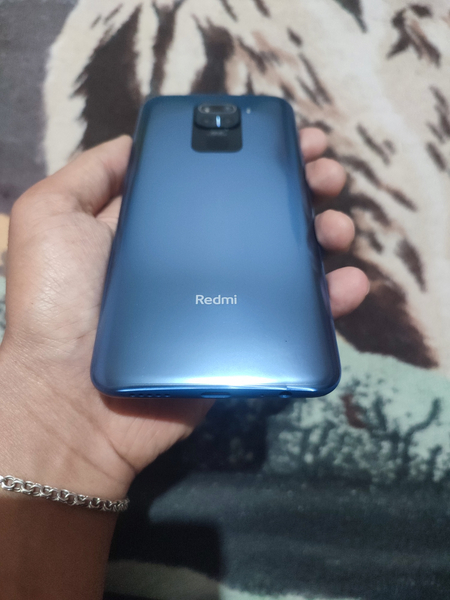 REDMI 9C SOTILADI 4/64 holati yangidek ideal tinniq karobka dakument b