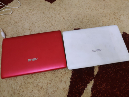 Netbook Asus оба рабочие