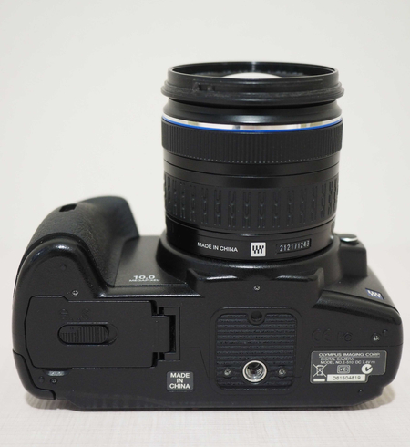 Olympus E-510 (зеркалка) с объективом Zuiko Digital 14-42mm f/3.5-5.6.