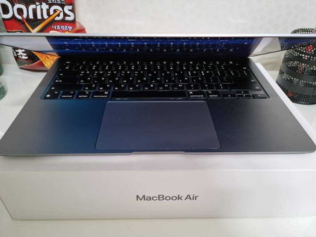 Macbook Air 8\\\\256 Battery 94%, Karobka dokument bor