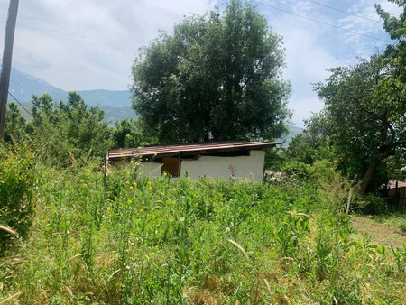 Srochna Quru yer sotiladi ozimmiki maklermasman kadastri bor.