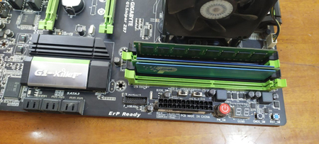 Продаётся материнская плата Gigabyte z87 в комплекте