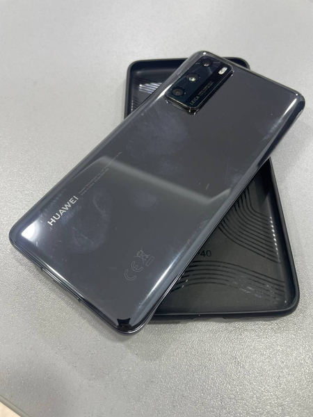 Huawei P40.          .