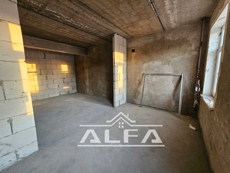 1 xonali 38m² 2-qavat sotiladi.