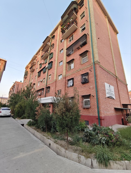 Продаётся 3х комнатная квартира. Сергели. Янги Хает 3а.