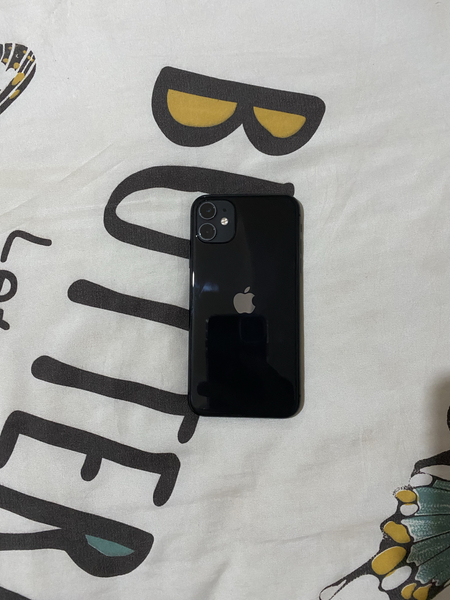 Iphone-11  rangi qora