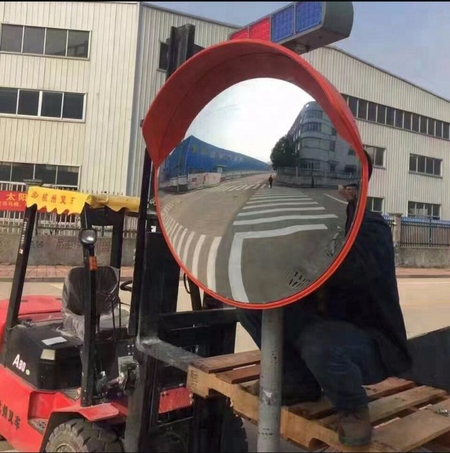 Дорожное обзорное зеркало из пластика 80 см