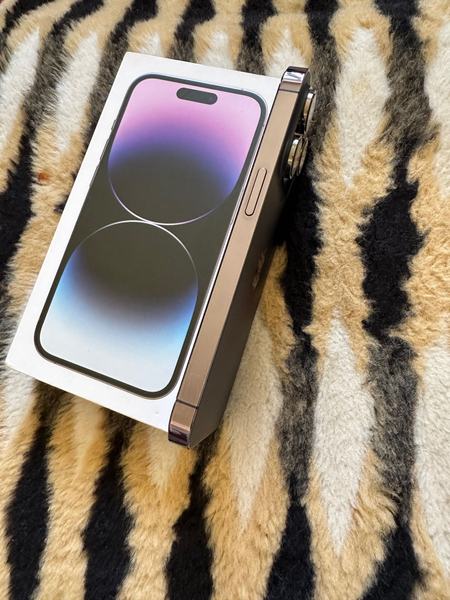 iPhone 14pro purple