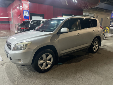 Toyota rav4 2007 год.