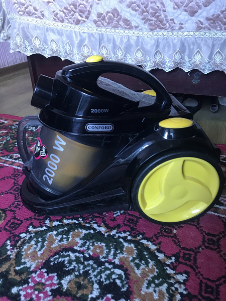 Пылесос CONFORD 2000W