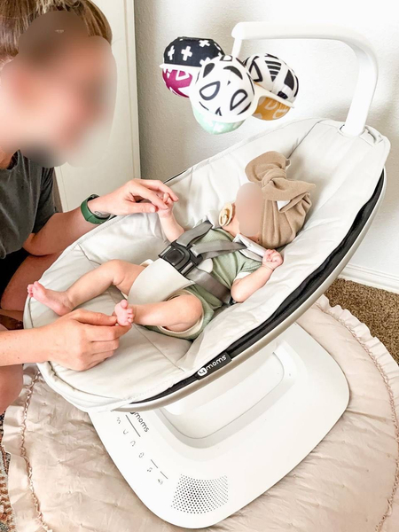 Электронная люлька 4moms