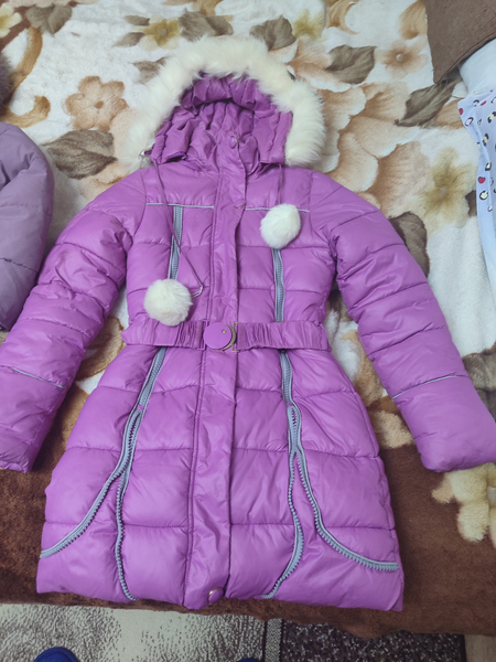 Продам детские куртки .