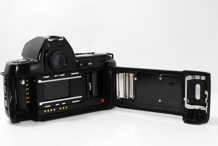 Nikon F-801 фотоаппарат с объективом AF Micro Nikkor 60mm 1:2.8D Japan