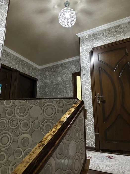 Продаётся срочно 4 комнатная квартира в самом центре Ташкента