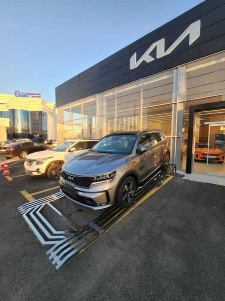 KIA Sorento A/T Orient Leasing companiyasi