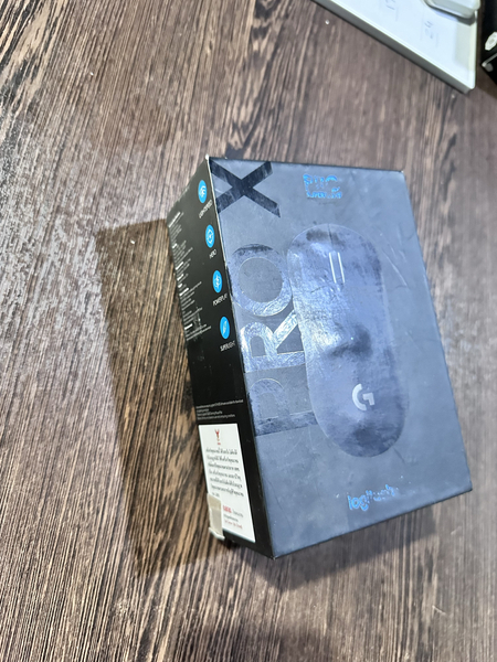 Logitech PRO X Superlight легкая профессиональня игровая мышь