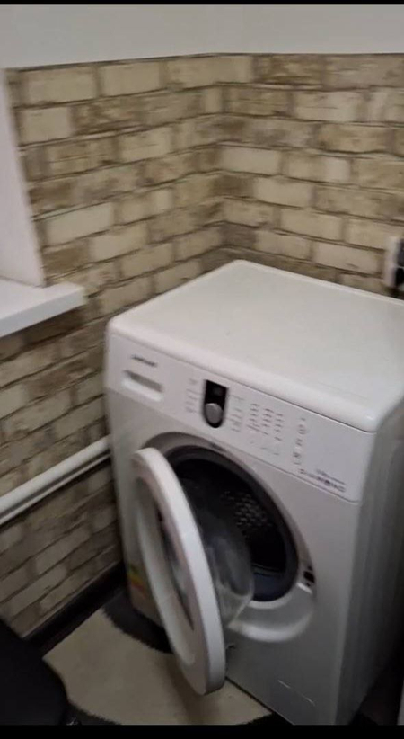 Арендага берилади 1 хона 1 этаж Партсезда Агентство