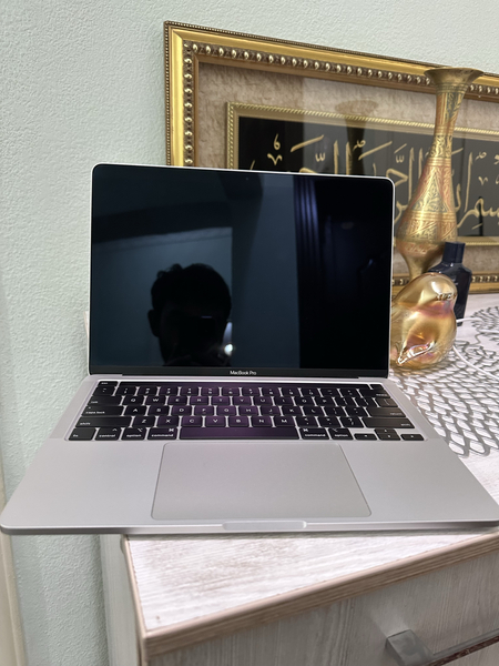 Macbook pro 13 inch 2020 yil