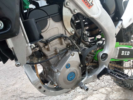 Продается мотоцикл Kawasaki kx250f.