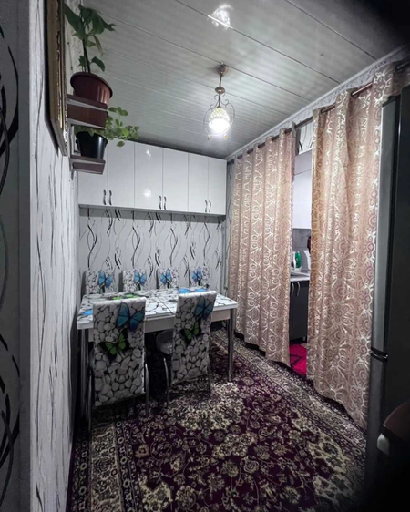 Chilonzor 16 kv metro 2 xona Student Qizlarga va bollaga beriladi.