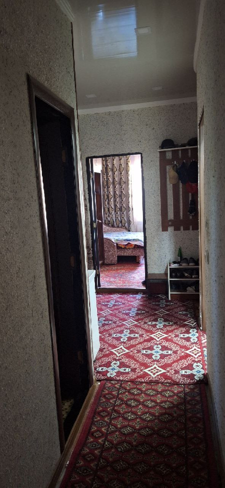 Urgench shaxar 6 mikrarayonda 2 xonali kvartira sotiladi.