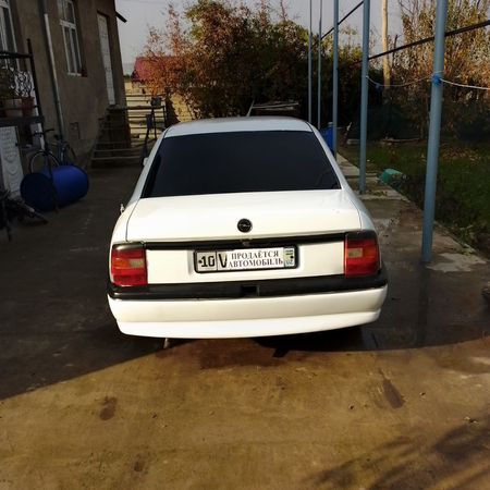 opel vectra sotiladi srochna