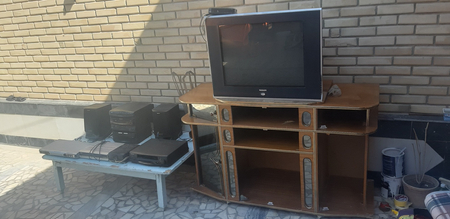 Televizor dvd va boshqa narsalar sotiladi