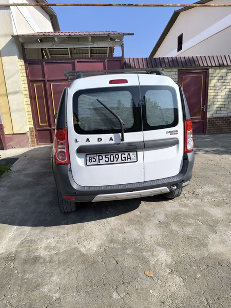 Lada largus oʻta ajoyip moshina