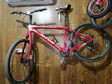 Karbon velosiped sotiladi