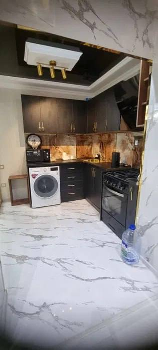 Продается квартира Ц1 2/4/4 кирпич 57м2 не торец балкон 2х6