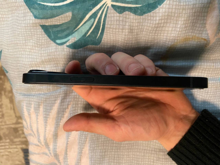 Продаю iPhone 14