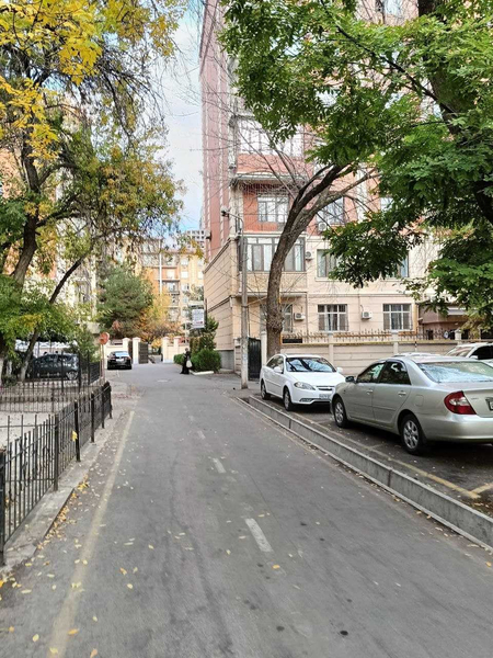 Продаю 3-х комнатную на  Саида Барака