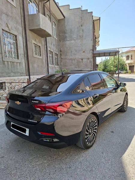 Onix premier turbo 2024