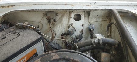 Vaz 2106 sotiladi. 1984 yil metan
