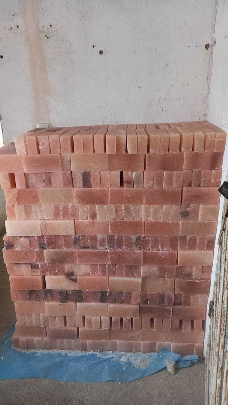Кирпич из гималайской соли