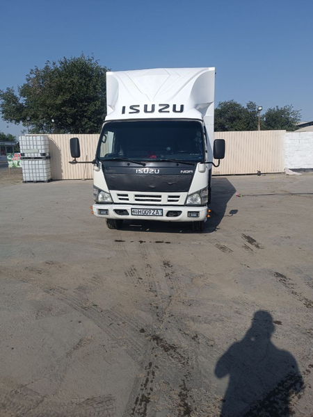 Isuzu sotiladi ishga tayyor
