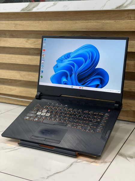 Asus Rog Strix core 7