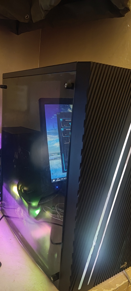 Intel xeon 20 yader. 16 gb ddr4. 1 tb. 3070 ti gamerock