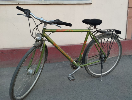 Velosiped sotiladi xolati yaxshi narxi 1 mln 500 000 so'm azgina kami